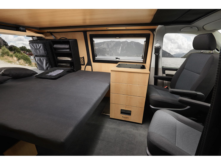 Der Custom Bus VW T6 Multi lang Aufstelldach bei heycamp.de
